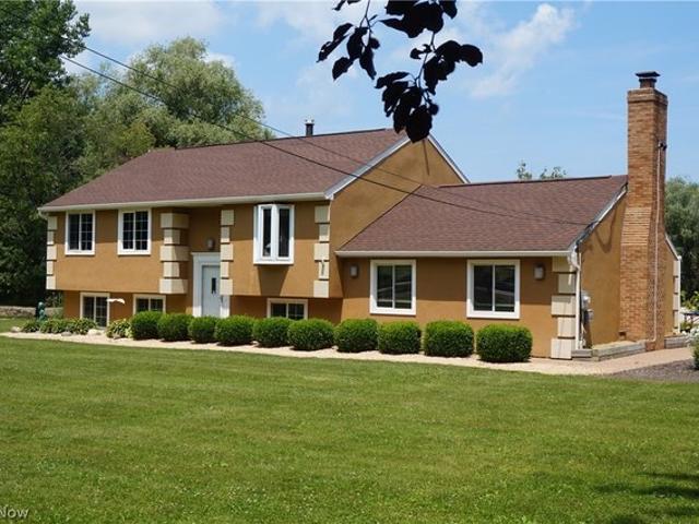 6019 New London Rd, Ashtabula, OH 44004