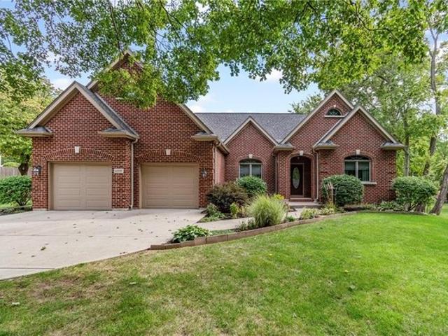 6019 Hemlock St, Mission, KS 66202