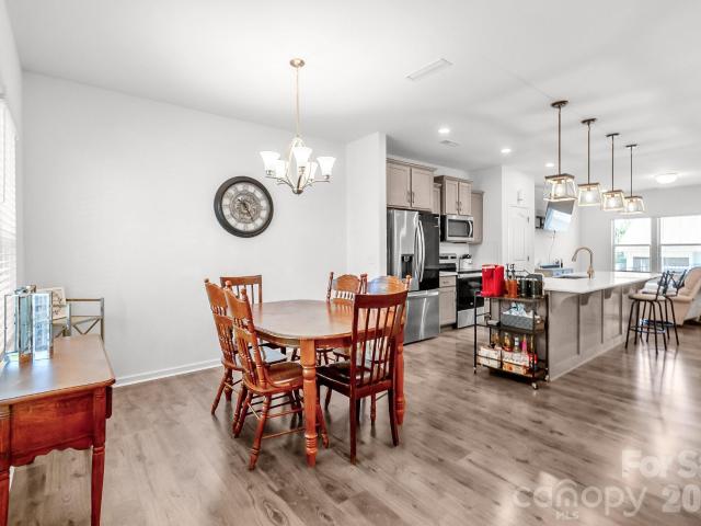 60103 Blue Bird Lane