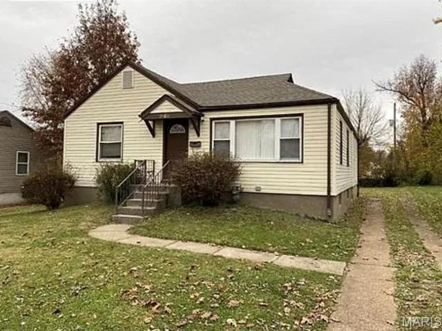 6010 Napier Dr, Saint Louis, MO 63134