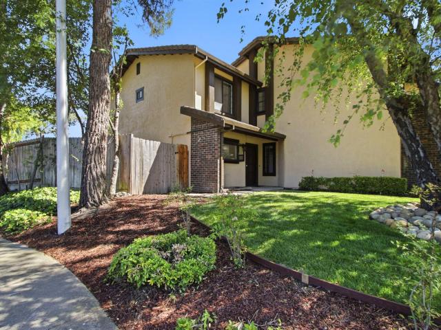 6010 Peppertree Ct