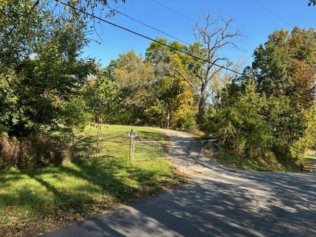 6011 NW 56th St NW, Kansas City, MO 64151