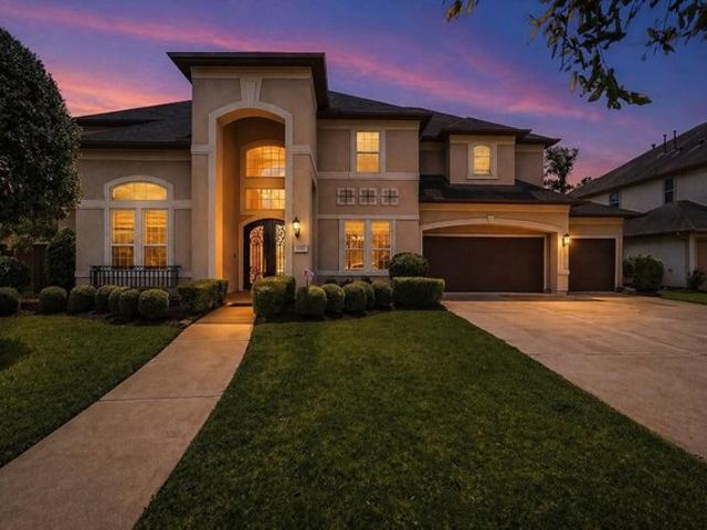 6011 Abercombie Ln, Sugar Land, TX 77479
