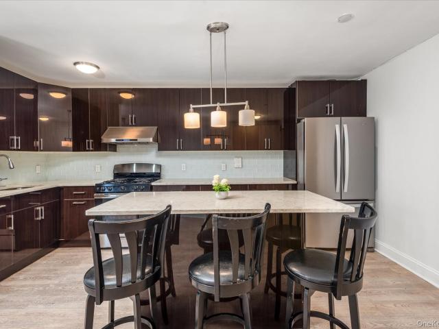 6011 Broadway, Unit 5E