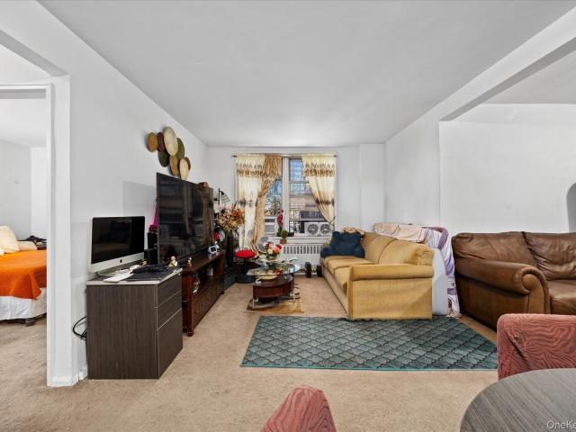 6011 Broadway 3A