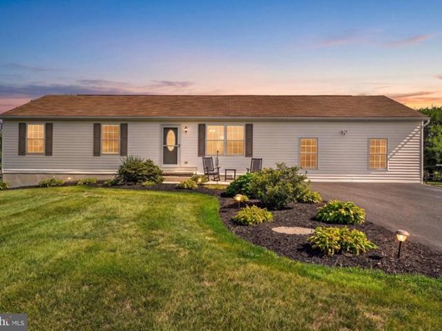 6011 Holly Tree Ct, Felton, PA 17322