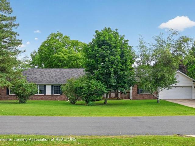 6011 Plainfield Ave, Kalamazoo, MI 49048