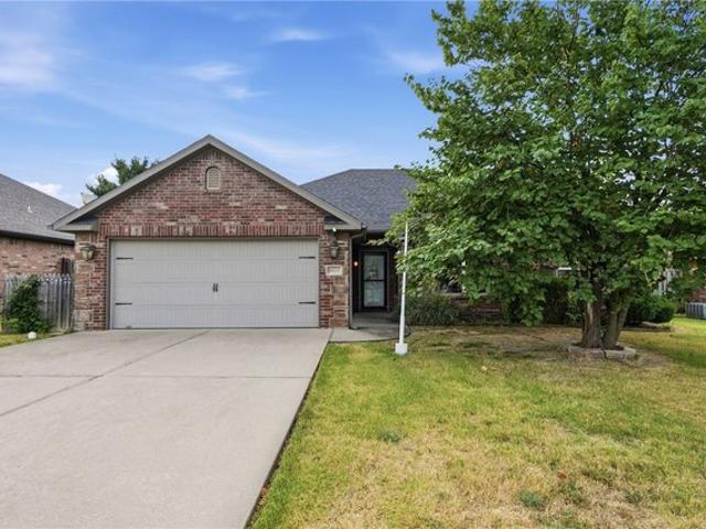 6011 S 38th St, Rogers, AR 72758