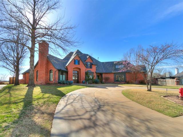 6013 Laquinta Drive