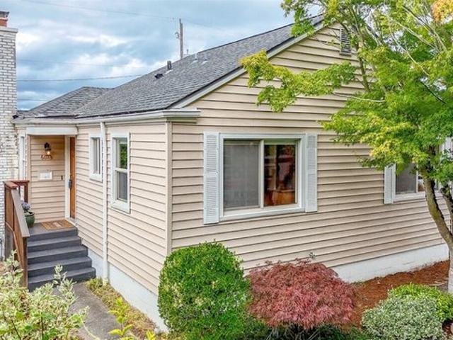 6013 35th Ave SW, Seattle, WA 98126