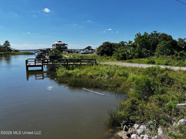 601 3rd Ave, Pass Christian, MS 39571