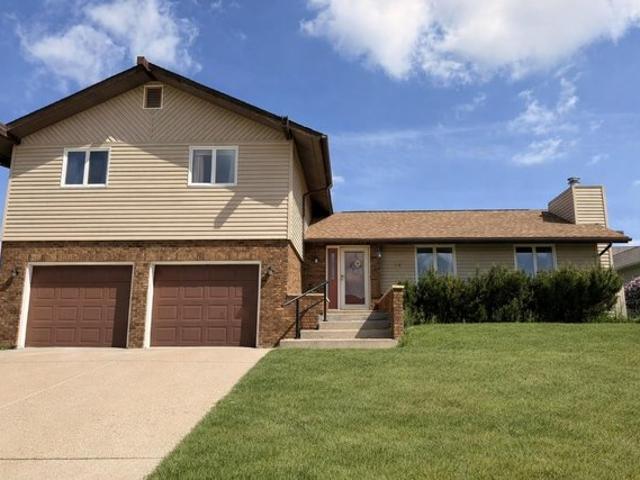 601 13th Ave SW, Minot, ND 58701