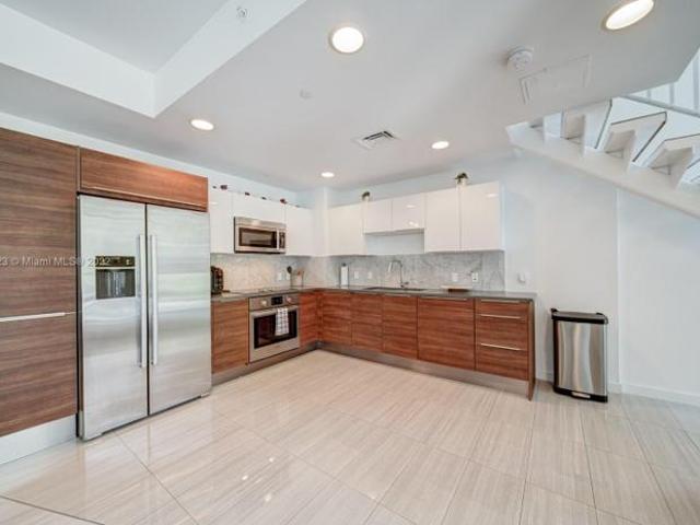 601 27th St NE #102, Miami, FL 33137