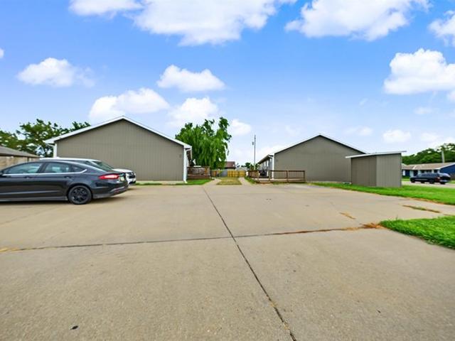 601 603 Huehl Cir, Salina, KS 67401