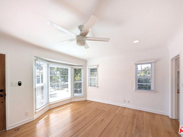 601 9th St, Unit D, Santa Monica, CA 90402 | MLS #26672 | Compass