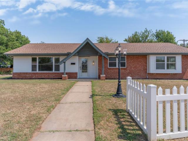 601 Country Club Circle
