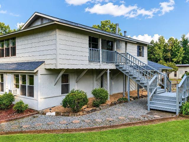601 Country Place