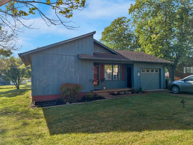 601 Courthouse View St
