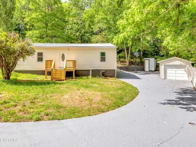 601 Carrie Cir, Strawberry Plains, TN 37871