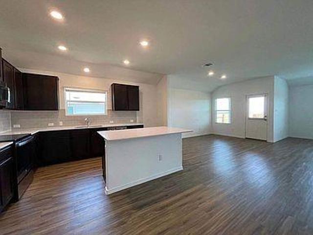 601 Chickasaw Ln, Hutto, TX 78634 | MLS #9320 | Compass