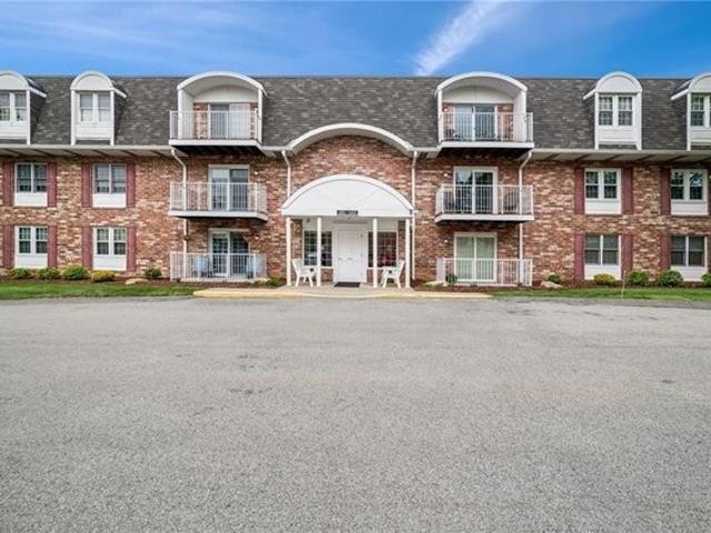 601 Clubhouse Dr, Washington, PA 15301