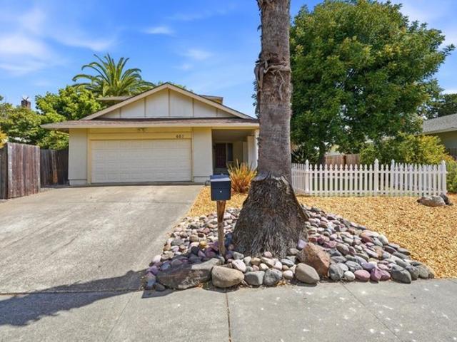 601 Appaloosa Dr, Petaluma, CA 94954