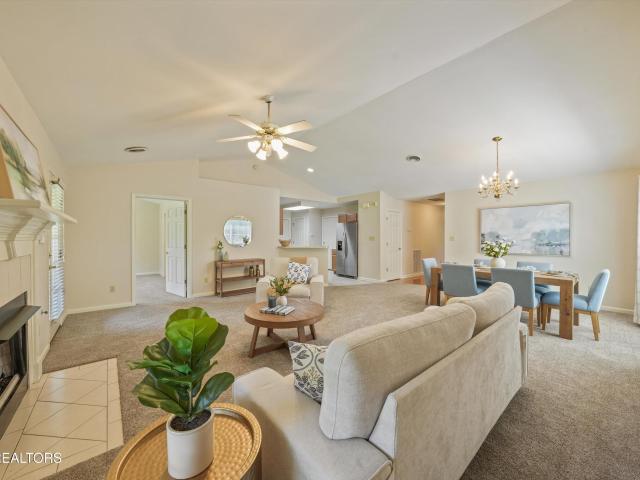 601 Applegate Lane