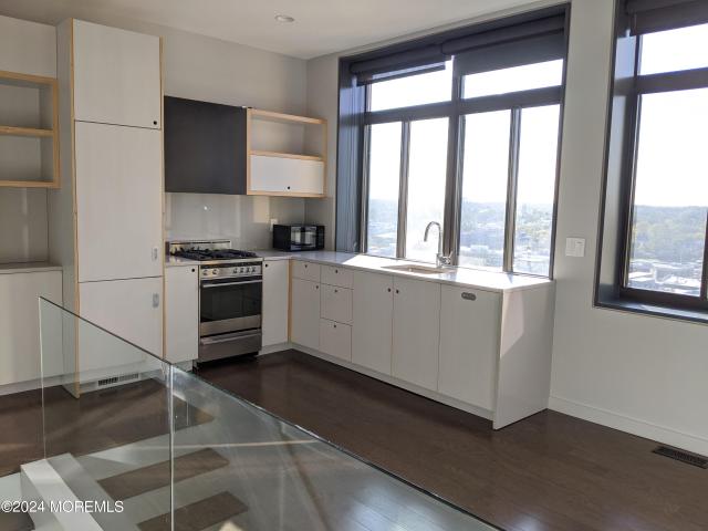 601 Bangs Avenue Unit 1106