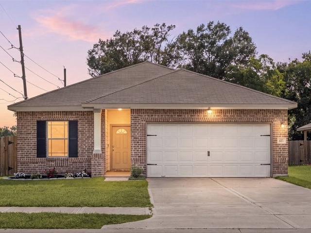 601 Burkett St, Dayton, TX 77535