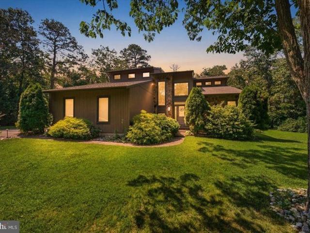 601 Dove Dr, Millville, NJ 08332