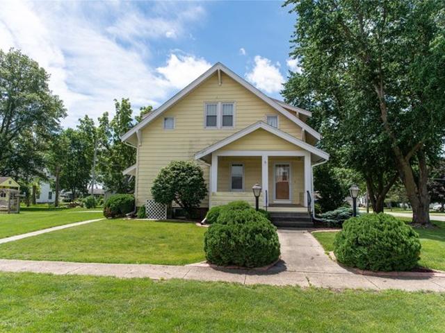 601 E 5th St, Prairie City, IA 50228