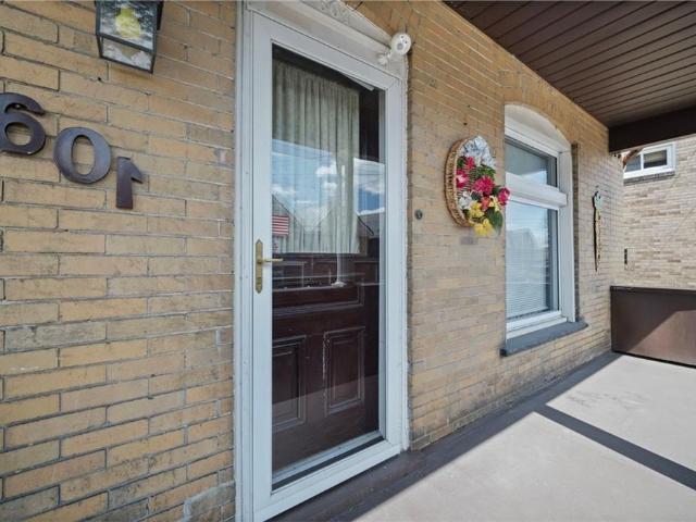 601 E 7th Ave, Tarentum, PA 15084 | MLS #1748