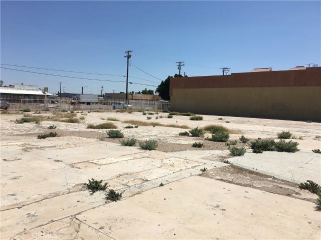 601 E Main St, Westmorland, CA 92227 | MLS #WS25241 | Compass