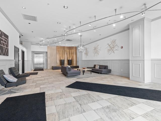 601 E Ogden Ave, Unit 405