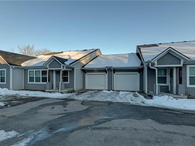 601 Hillcrest St, Pleasant Hill, MO 64080