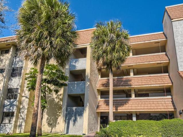 601 Ives Dairy Rd #102 8, Miami, FL 33179