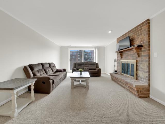 601 Lake Hinsdale Drive # 301
