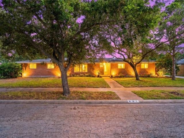 601 Moray Pl, Corpus Christi, TX 78411