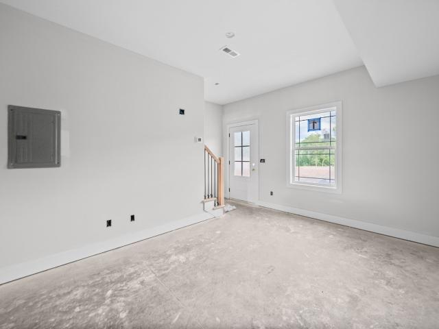 601 Mann Cir # Building 4