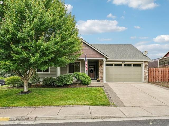 601 N 6th St, Carlton, OR 97111