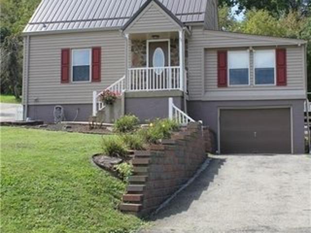 601 N 8th St, Youngwood, PA 15697