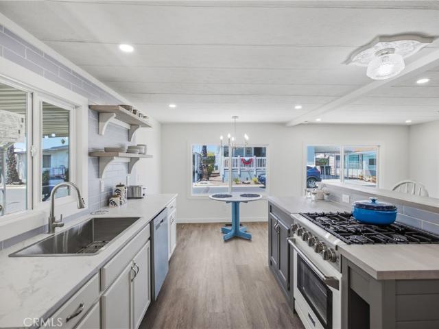 601 N Kirby 394