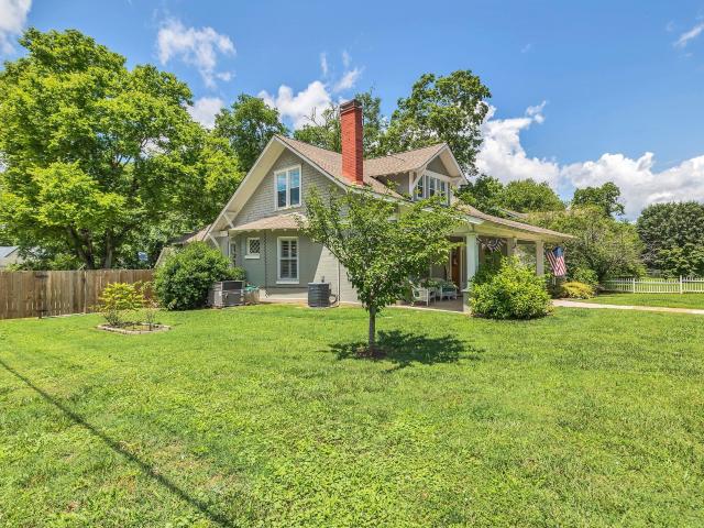 601 N Main St, Mount Pleasant, TN 38474 | MLS #3181 | Compass