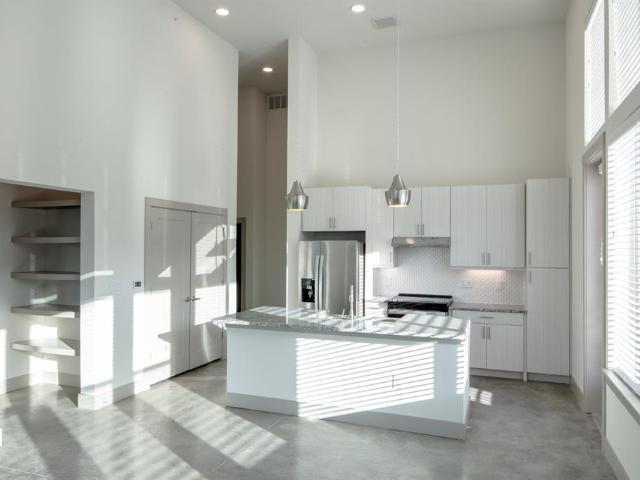 601 N Oak Street # 201
