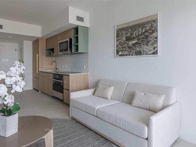 601 NE 1st St, Unit 4204, Miami, FL 33132 | MLS #A11669