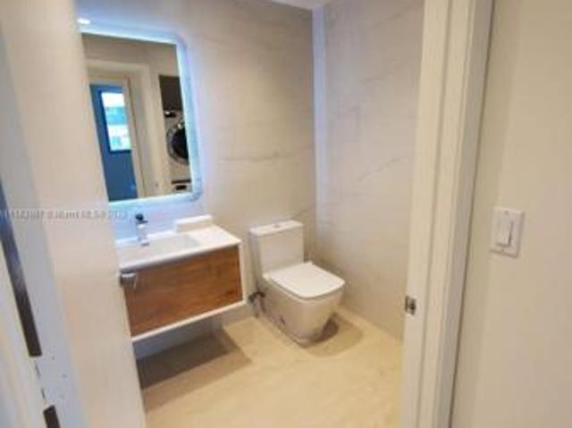601 NE 36th St #1709 Miami, FL 33137