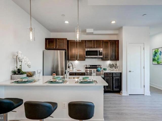 601 S Broadway # 201