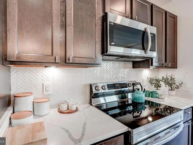 601 S Broadway # 305