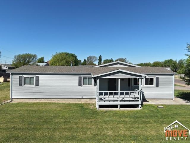 601 S Dennis St, Sublette, KS 67877