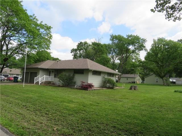 601 S Mulberry St, Louisburg, KS 66053 | MLS #2614 | Compass